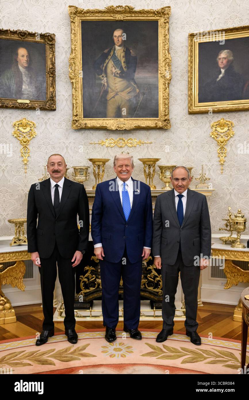 President Donald Trump poses for a photo with President Ilham Aliyev of ...
