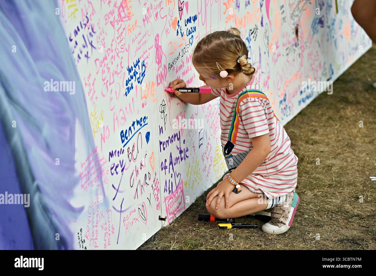 London, UK. 8th August 2025: Caroline Flack's artwork is being painted ...