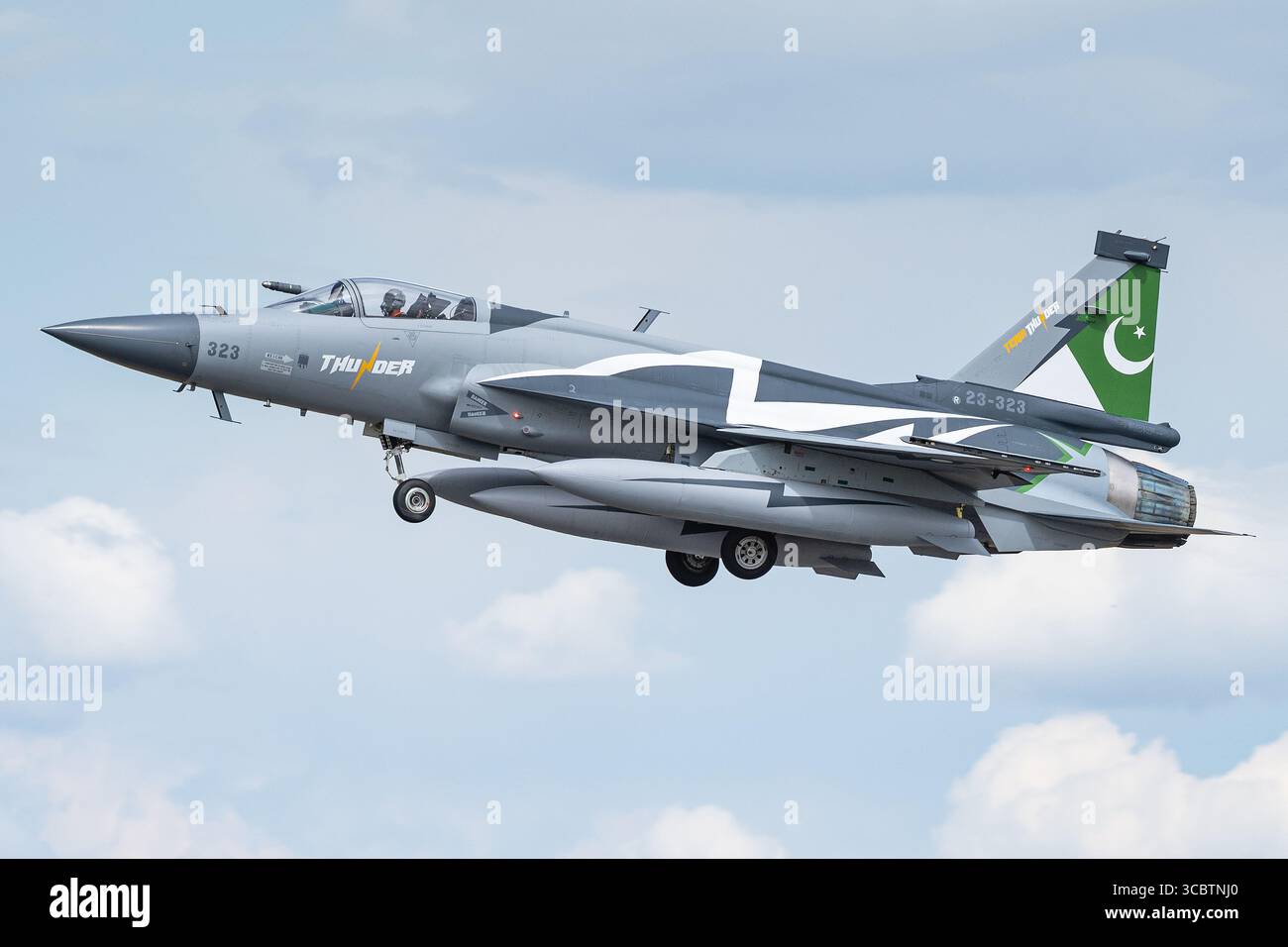 A CAC/PAC JF-17 Thunder fighter jet developed by Chengdu Aircraft ...