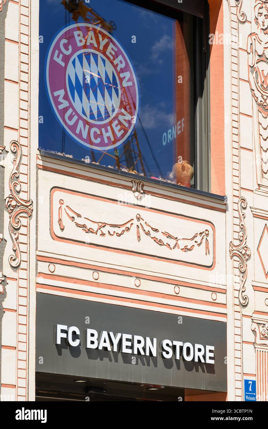 Official Football Club Bayern Munchen Store selling FC Bayern ...