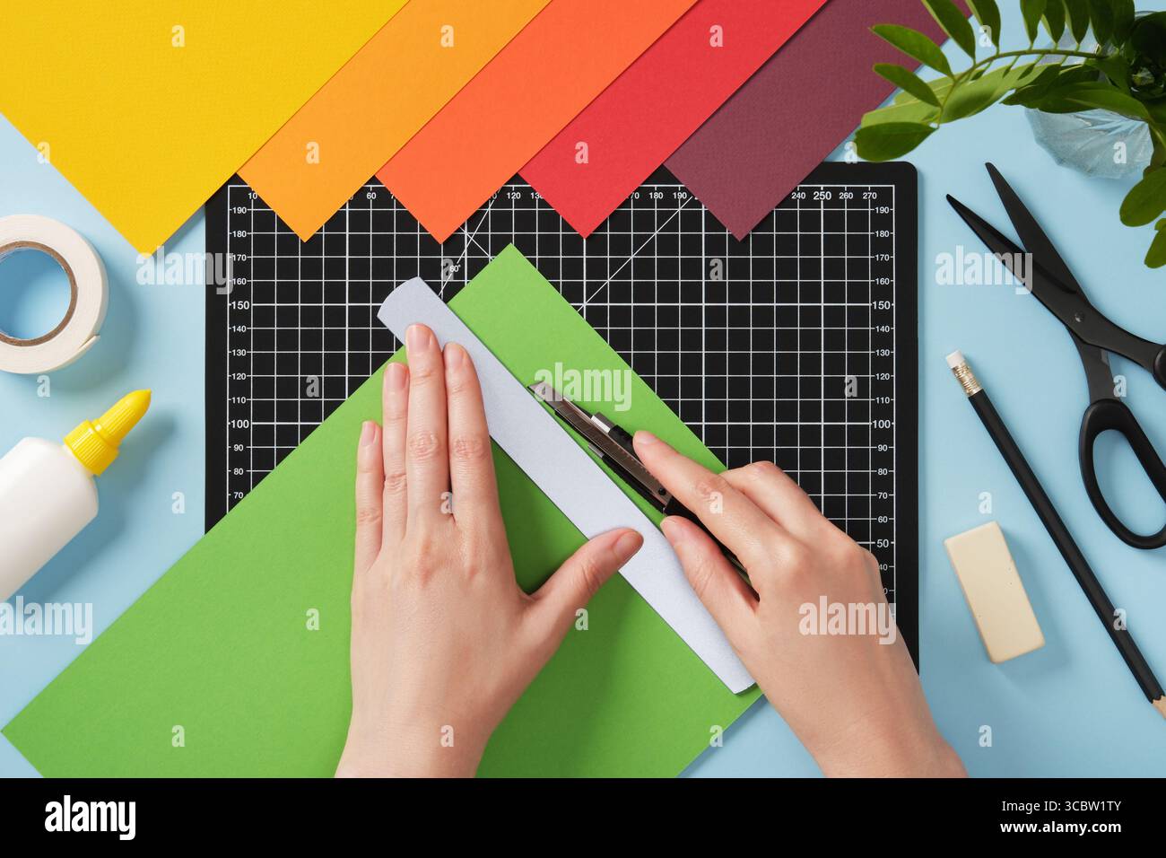 Hand cutting paper art projects hi-res stock photography and images - Alamy