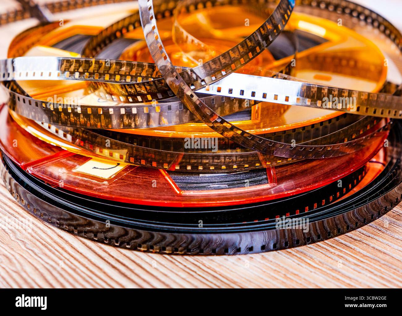 Movie film on archive hi-res stock photography and images - Alamy