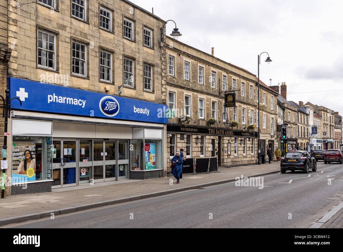 Market Place in Warminster town centre. Boots chemist and Wetherspoon ...