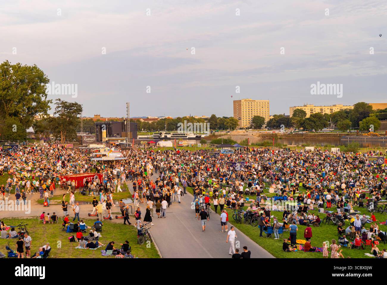 KAISERMANIA 2025 An zwei Wochenenden wurde Dresden zum Mekka für fast ...
