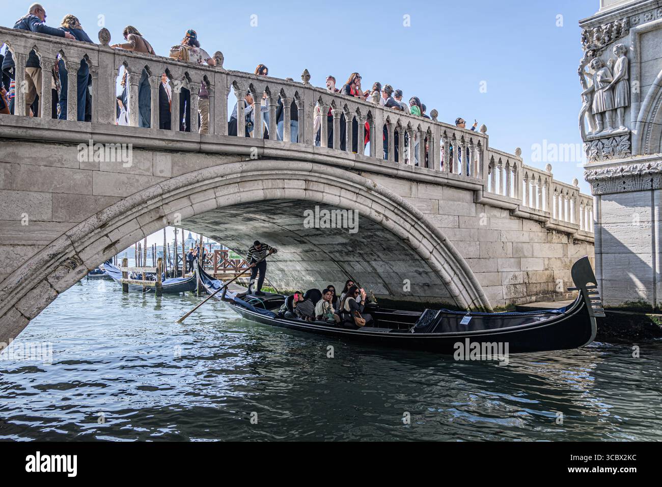 Gondola ride in canals hi-res stock photography and images - Alamy