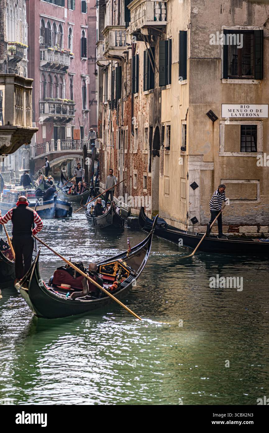 Gondola ride in canals hi-res stock photography and images - Alamy