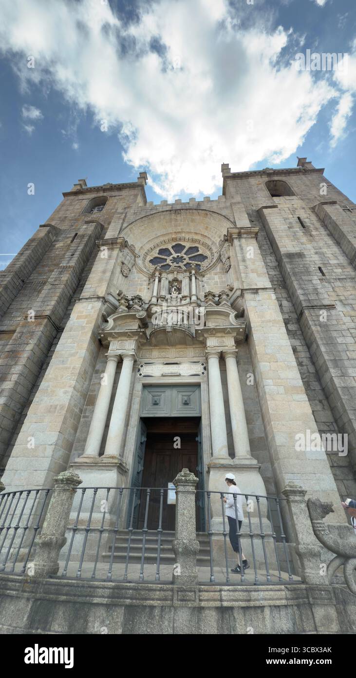 Se Cathedral in Historic Center of Porto Stock Photo - Alamy