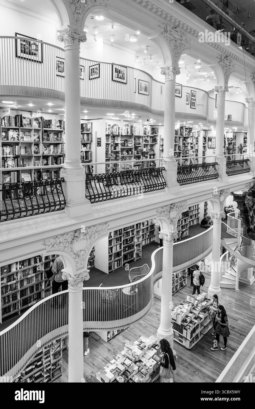 Bucharest, Romania - 11 May 2024: Carturesti Carusel bookstore, Art ...