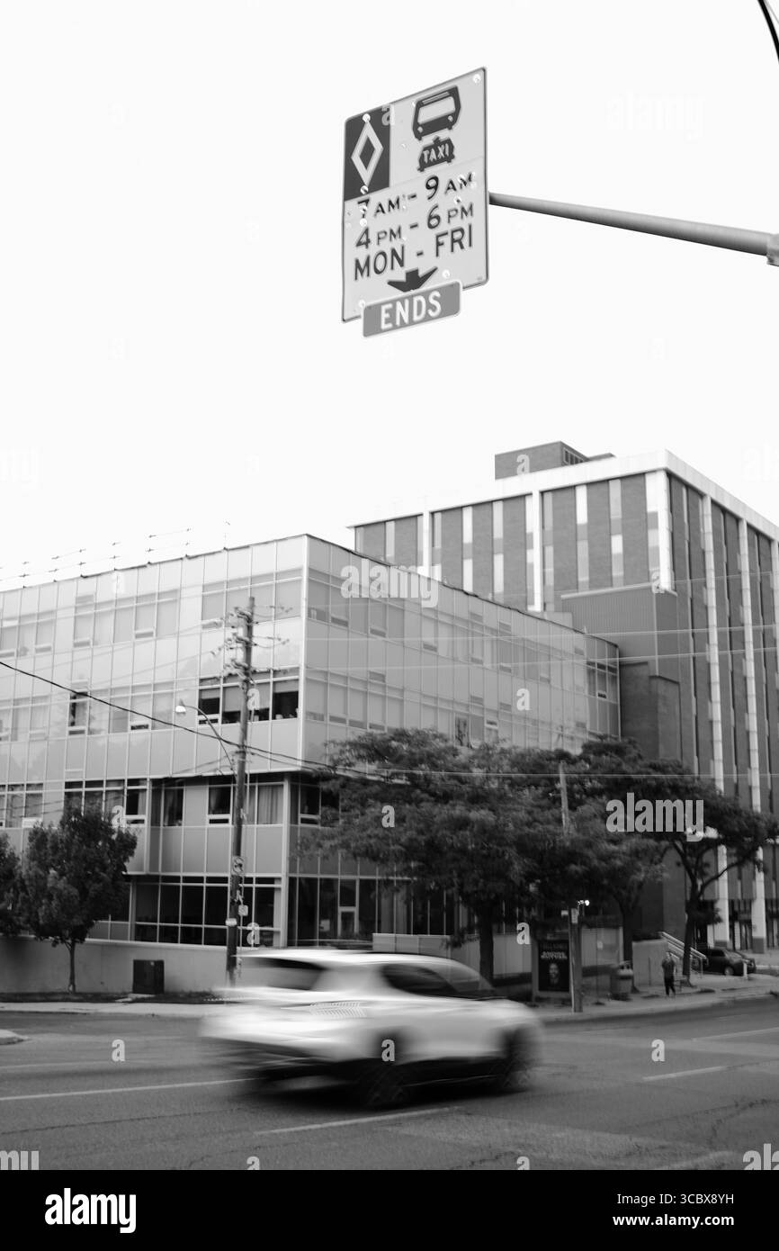 Cars in motion city Black and White Stock Photos & Images - Alamy