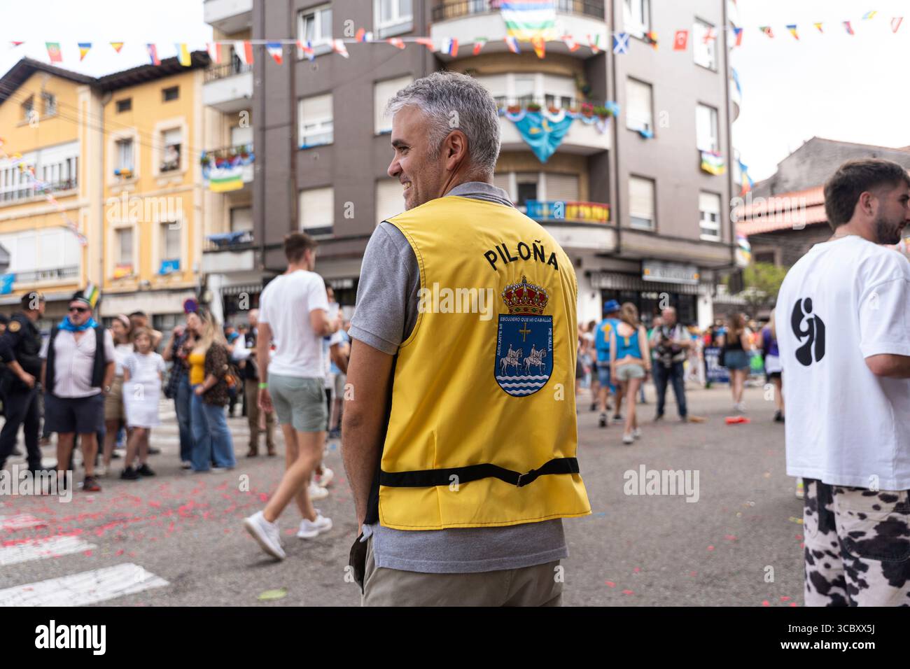 Several people during the 87th edition of the International Descent of ...