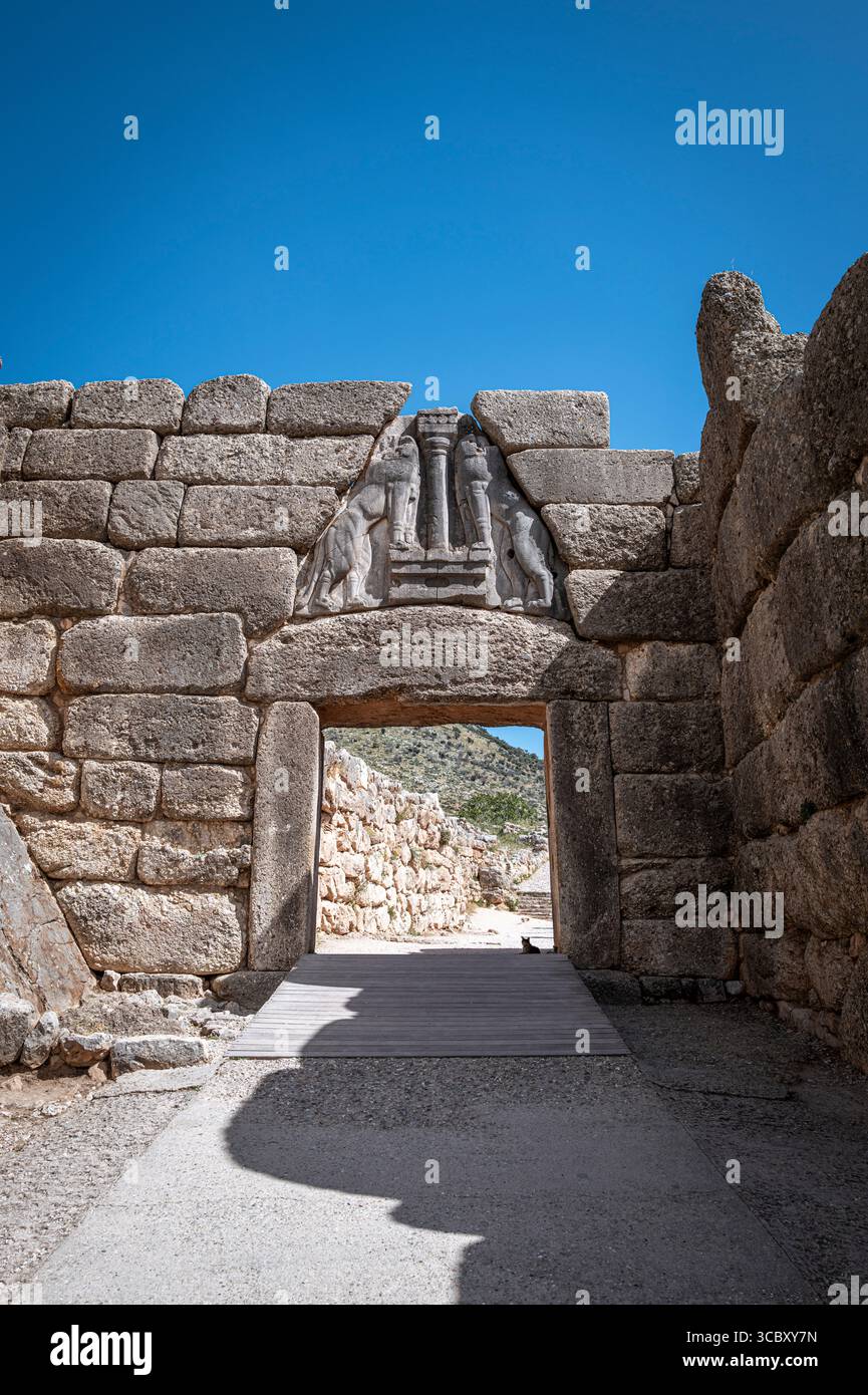 Lion gate, the main entrance of the citadel of Mycenae. Archaeological ...