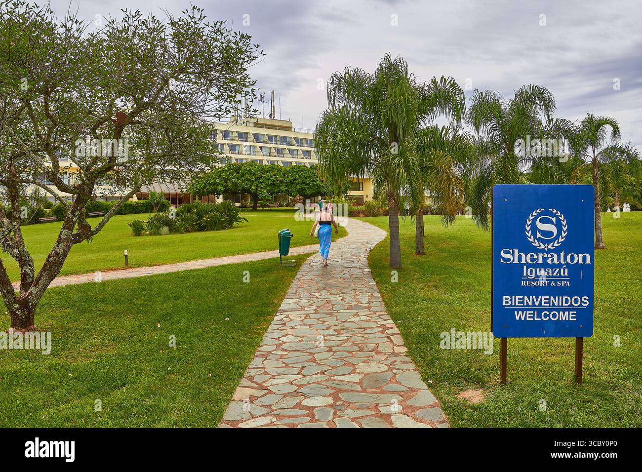 Accommodation walkway pathway resort hi-res stock photography and ...