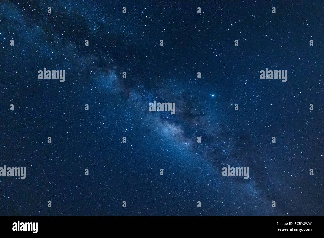 A night sky full of stars and visible milky way Stock Photo - Alamy