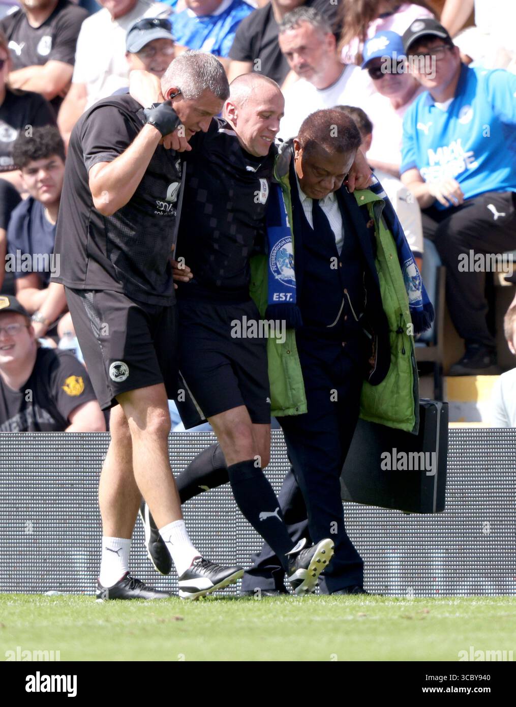 Peterborough, UK. 09th Aug, 2025. Graham Swanton, assistant referee is ...
