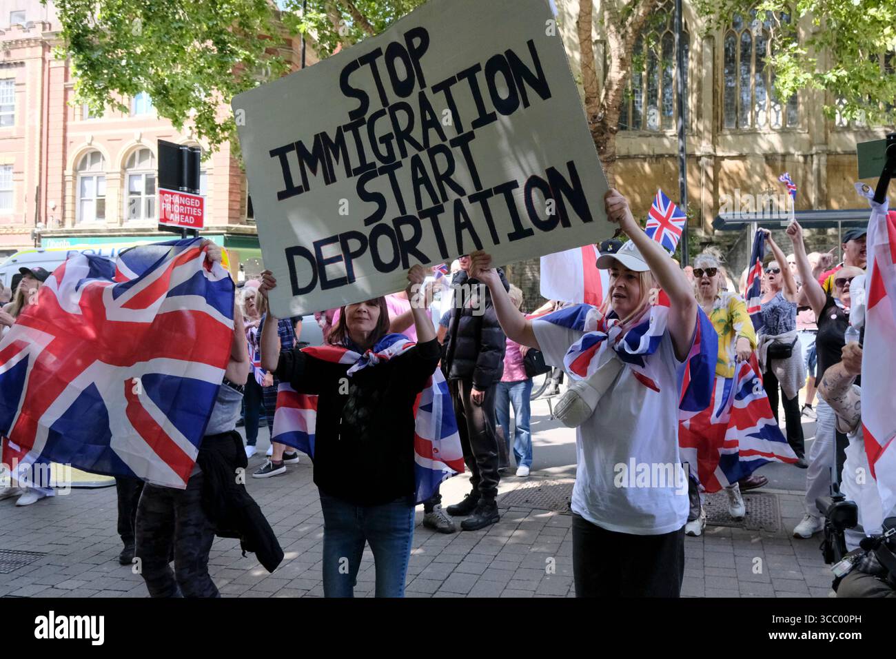 Bristol, UK. 9th August 2025. Stop the boats protestors. A hotel in ...