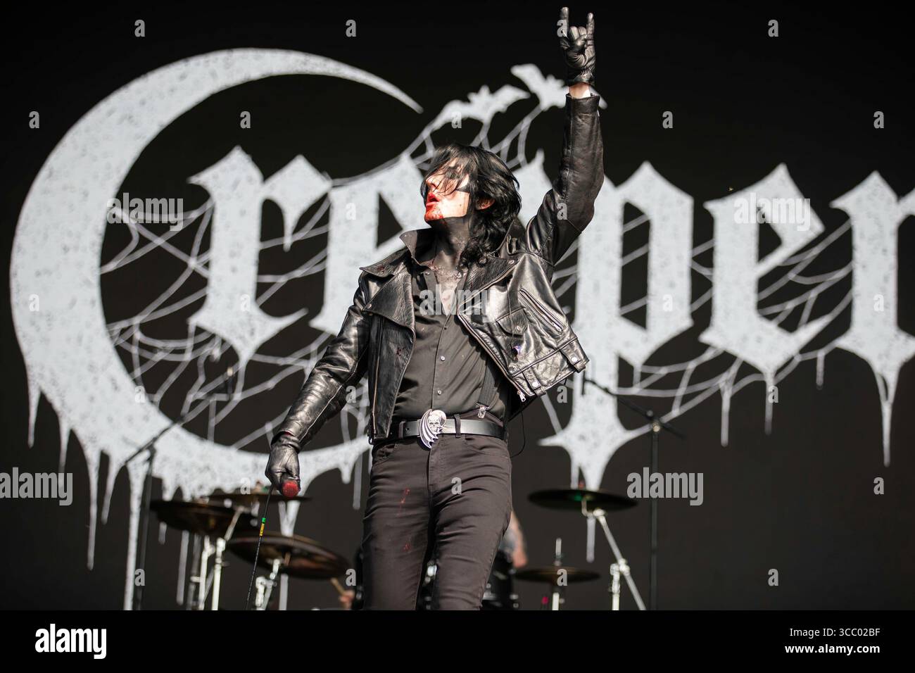 Derbyshire, England, 9th August, 2025. Creeper playing the Ronnie James ...