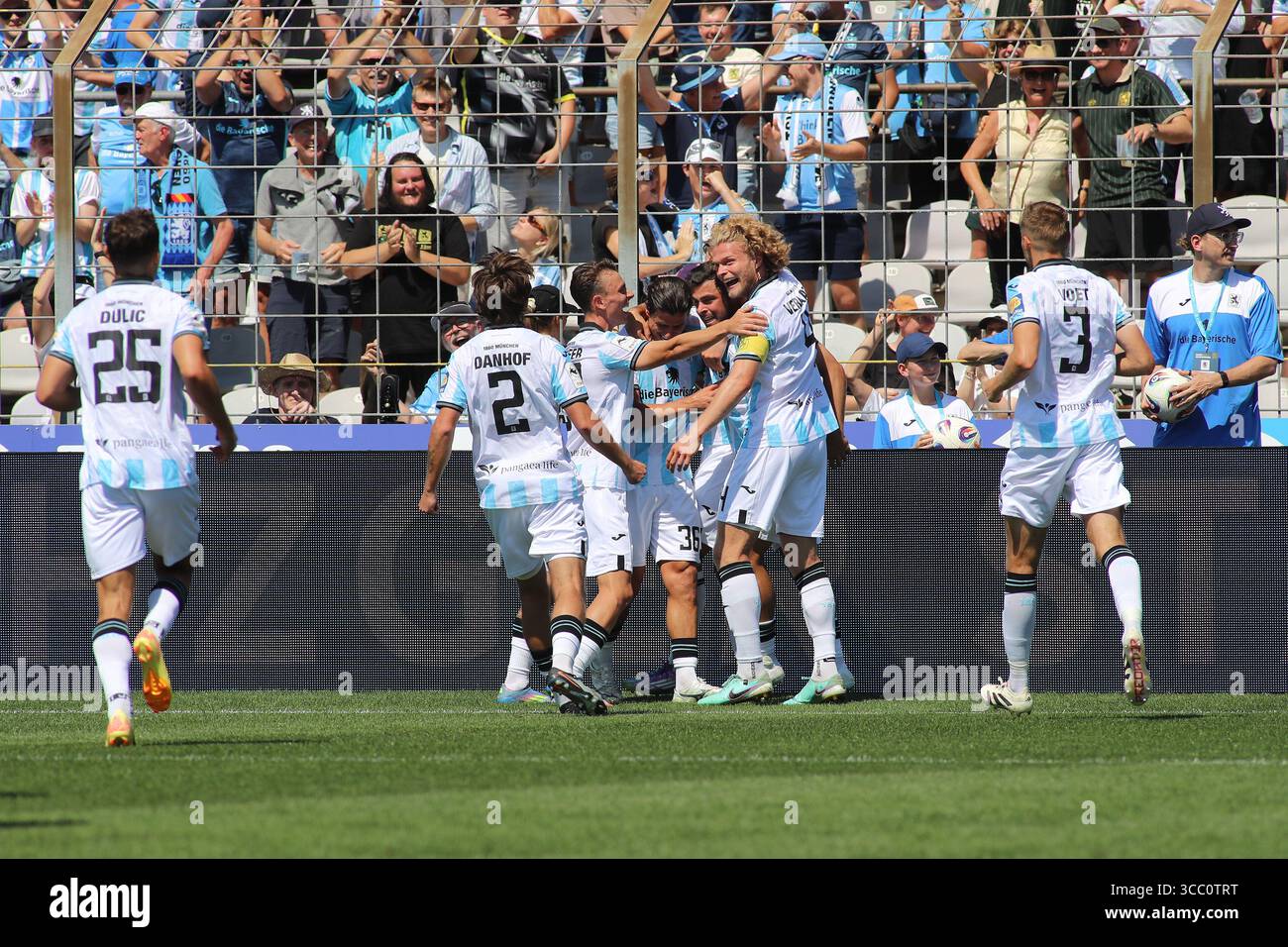 Fussball, Herren, 3.Liga, Saison 2025/2026, TSV 1860 München - VFL ...