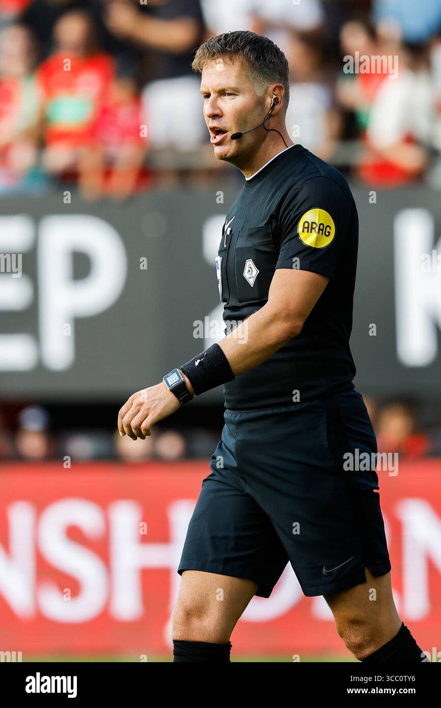 NIJMEGEN - Referee Danny Makkelie during the Dutch Eredivisie match ...