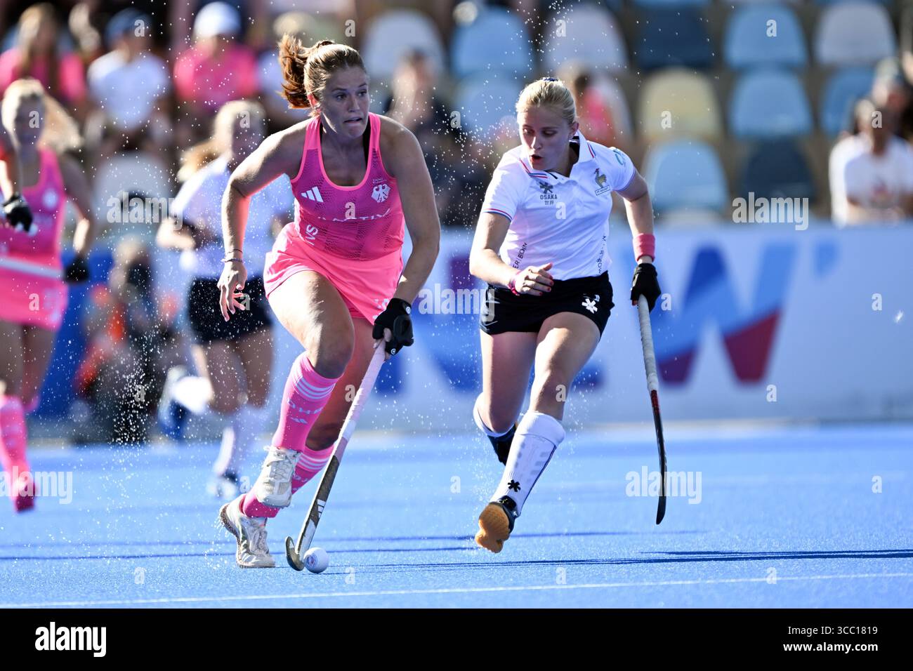 09 August 2025, North Rhine-Westphalia, Mönchengladbach: Field hockey ...