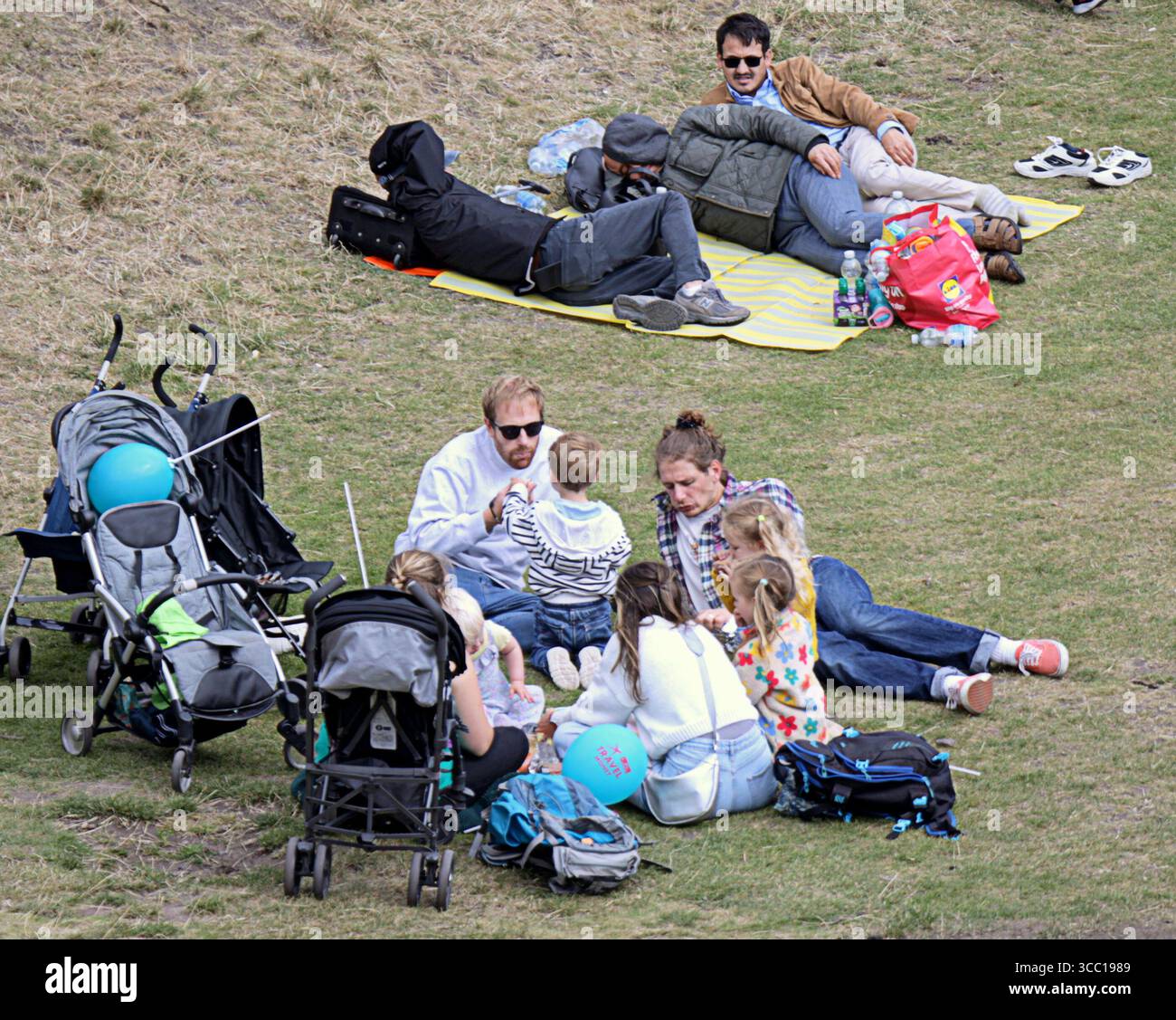 Edinburgh, Scotland, UK. 9th August, 2025. UK Weather: Windy fringe ...