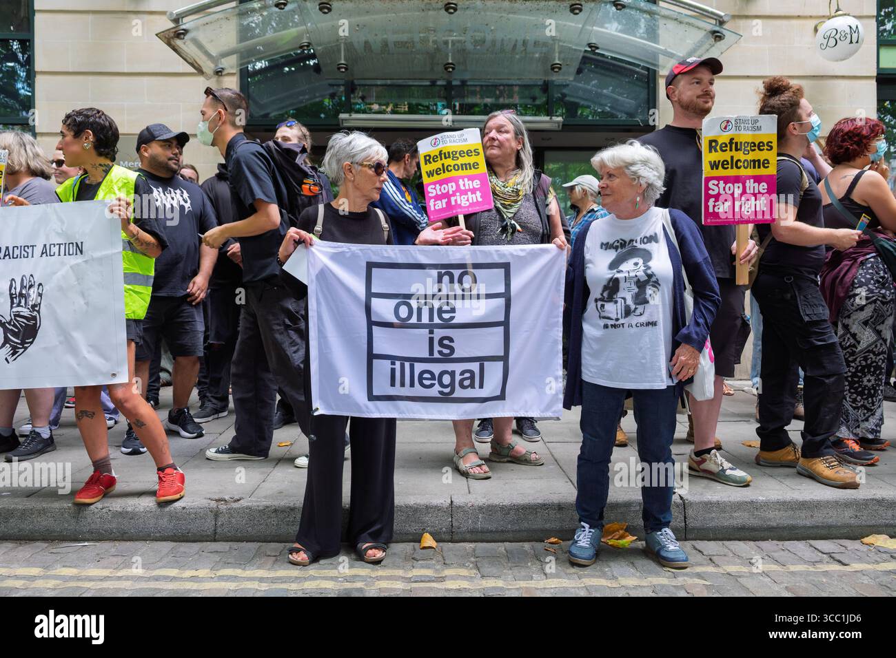 In front many supporters hi-res stock photography and images - Alamy