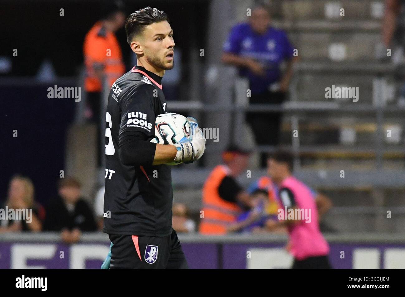 Patro Eisden's Goalkeeper Julien Devriendt pictured during a soccer ...