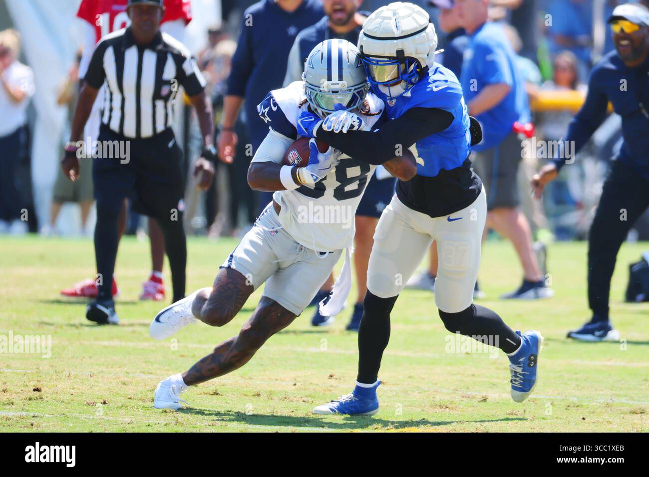 Dallas Cowboys wide receiver CeeDee Lamb (88) is met by Los Angeles ...