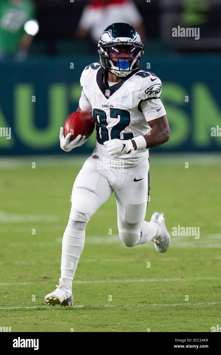 Philadelphia Eagles wide receiver Ainias Smith returns the kick during ...