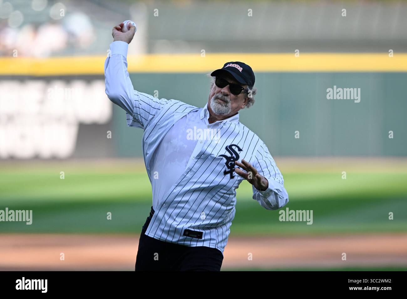 Former Chicago White Sox owner Bill Veeck's son Mike throws out the ...