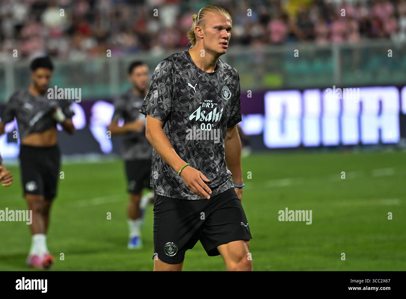 Manchester city 2025 august haaland hi-res stock photography and images ...