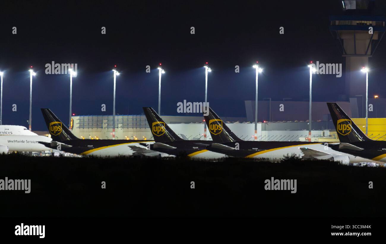 Ups logistikzentrum hi-res stock photography and images - Alamy