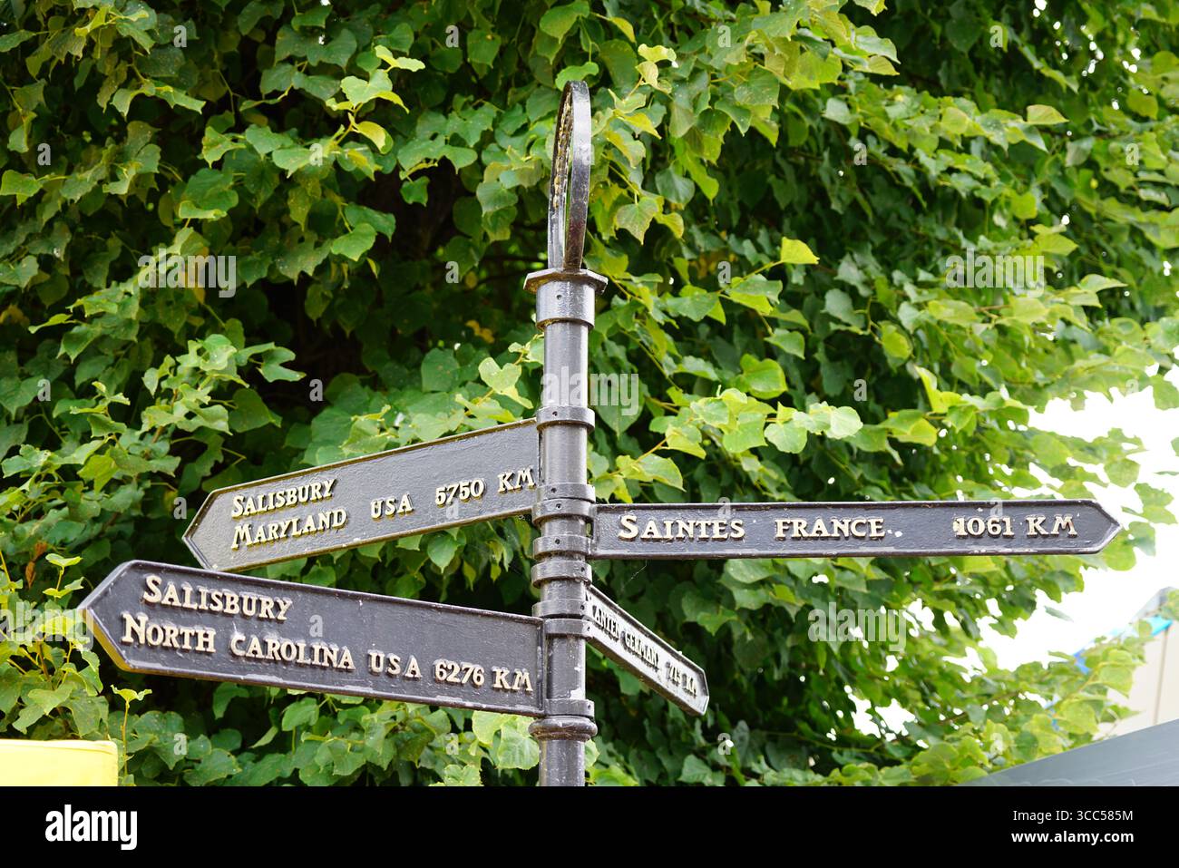Directional Signpost Indicating Distances to Various Global ...