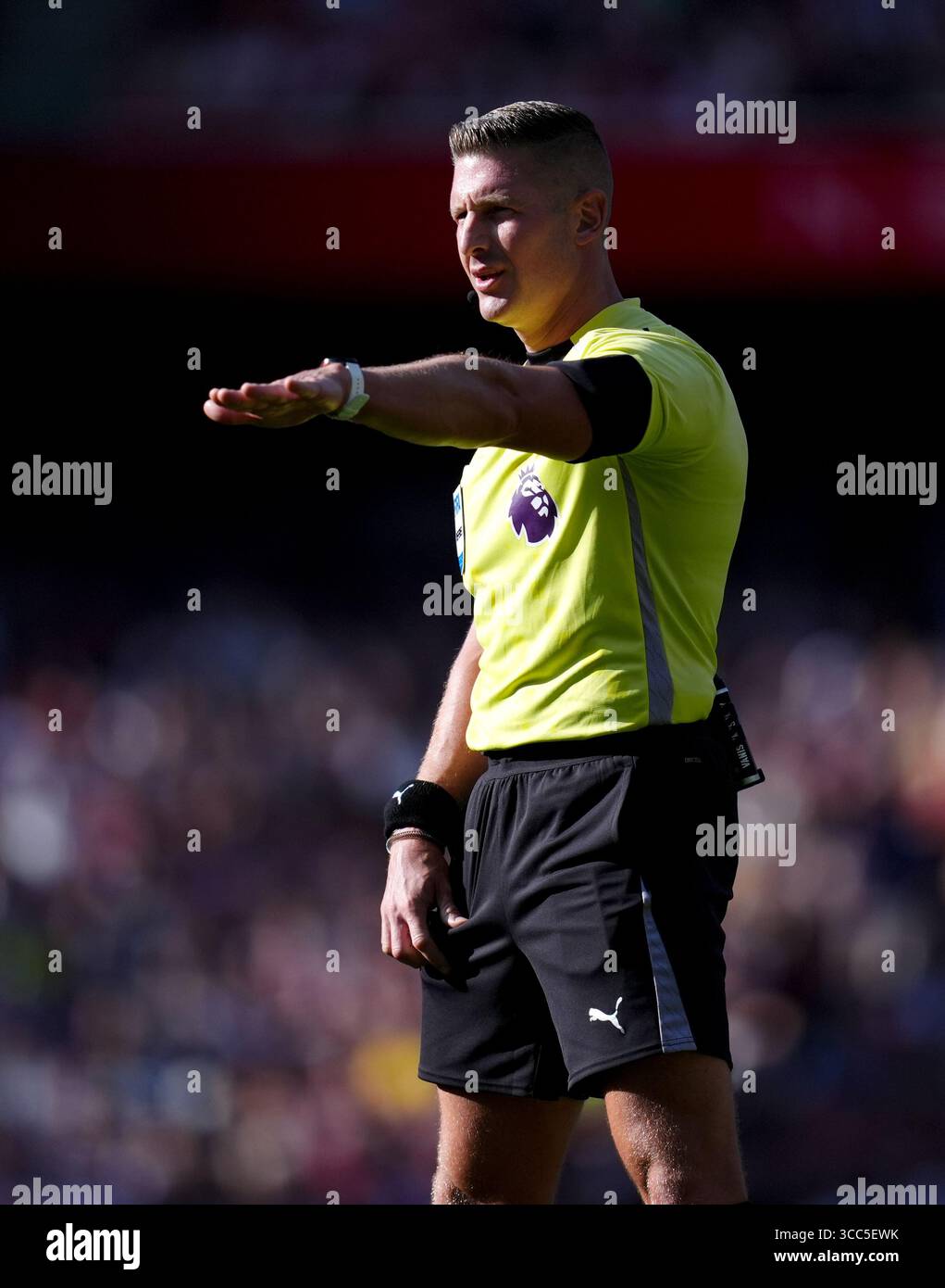 Referee Robert Jones during an Emirates Cup match at Emirates Stadium ...