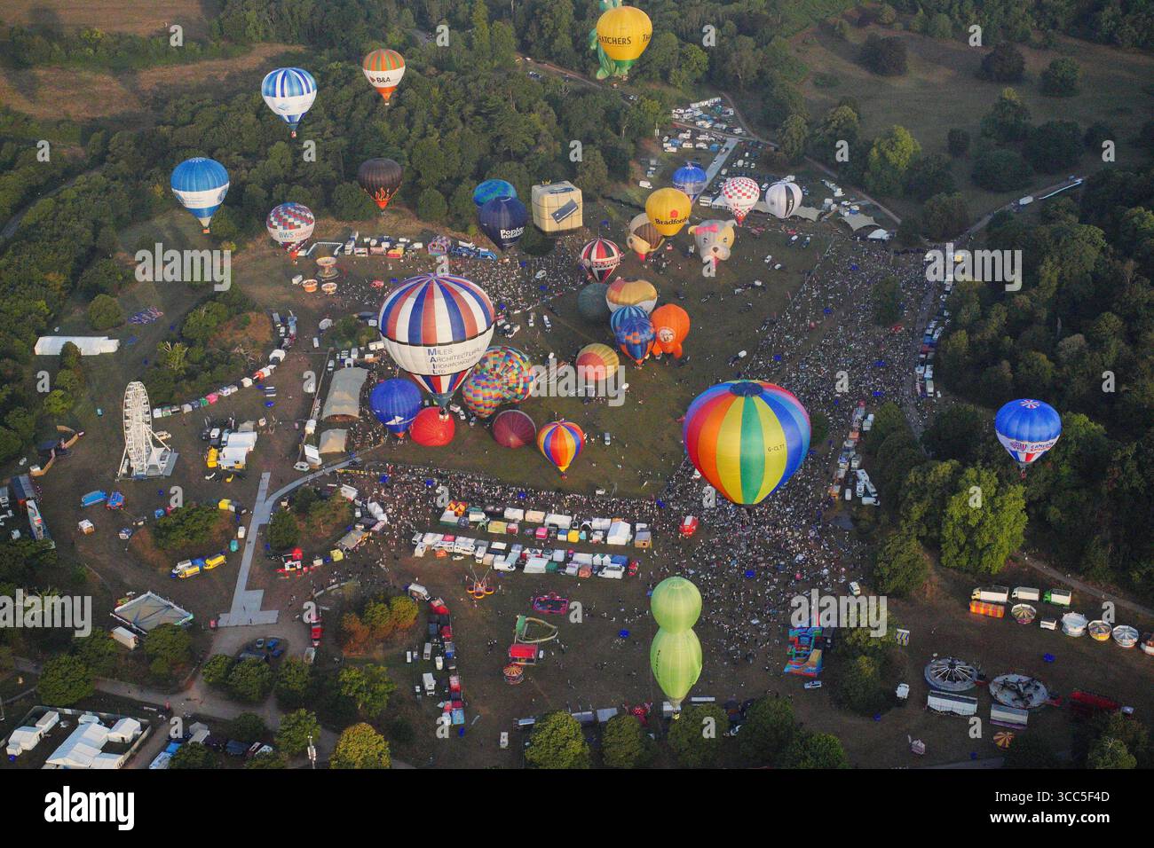 Hot air balloons during the 47th Bristol International Balloon Fiesta ...