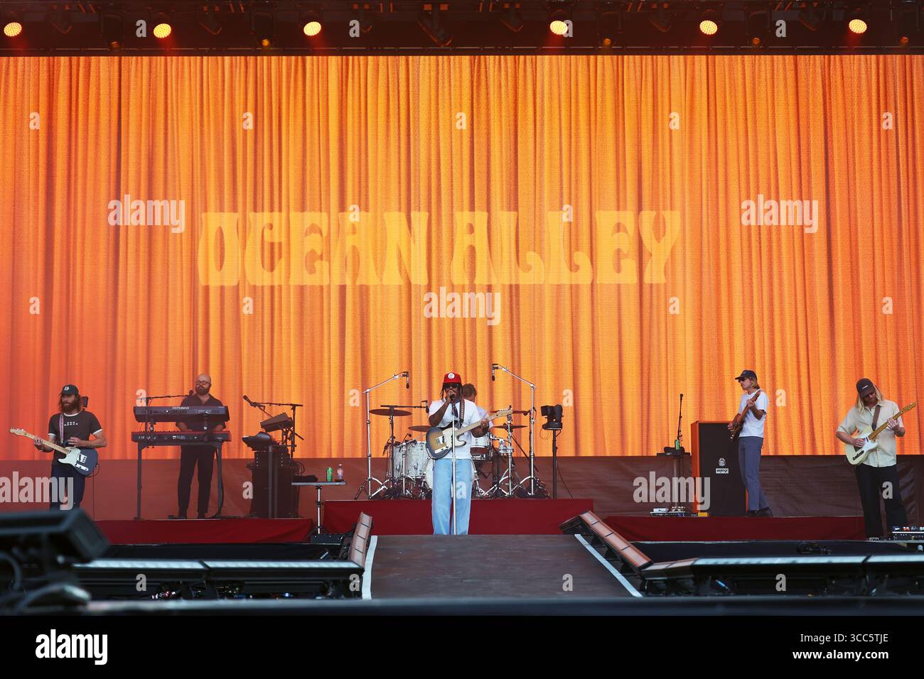 Ocean alley rock band hi-res stock photography and images - Alamy
