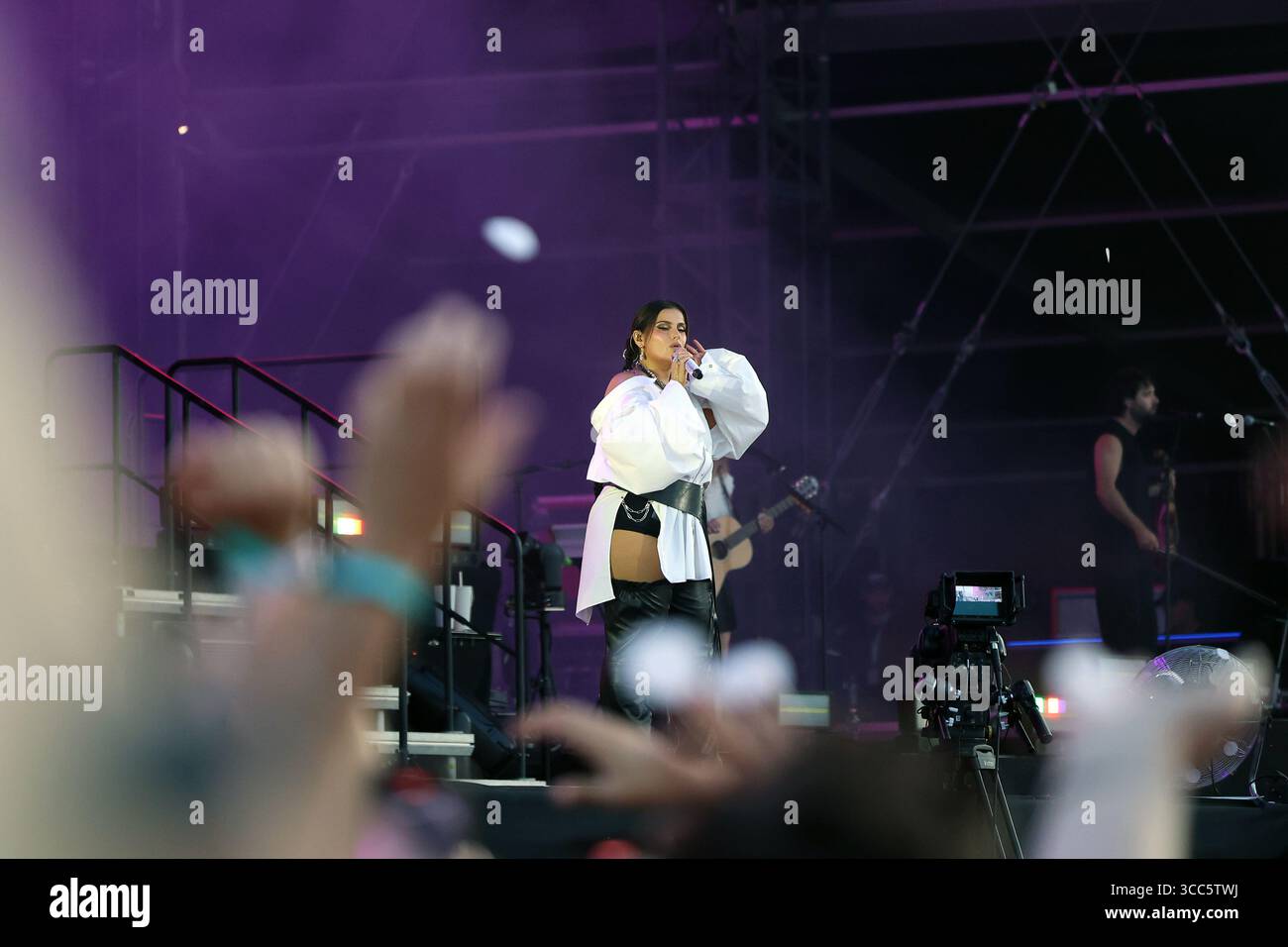 Nelly furtado female artist hi-res stock photography and images - Alamy