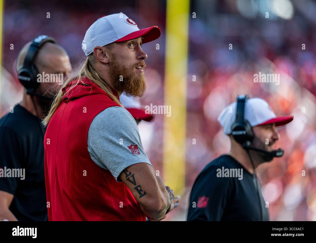 George kittle 2025 hi-res stock photography and images - Alamy