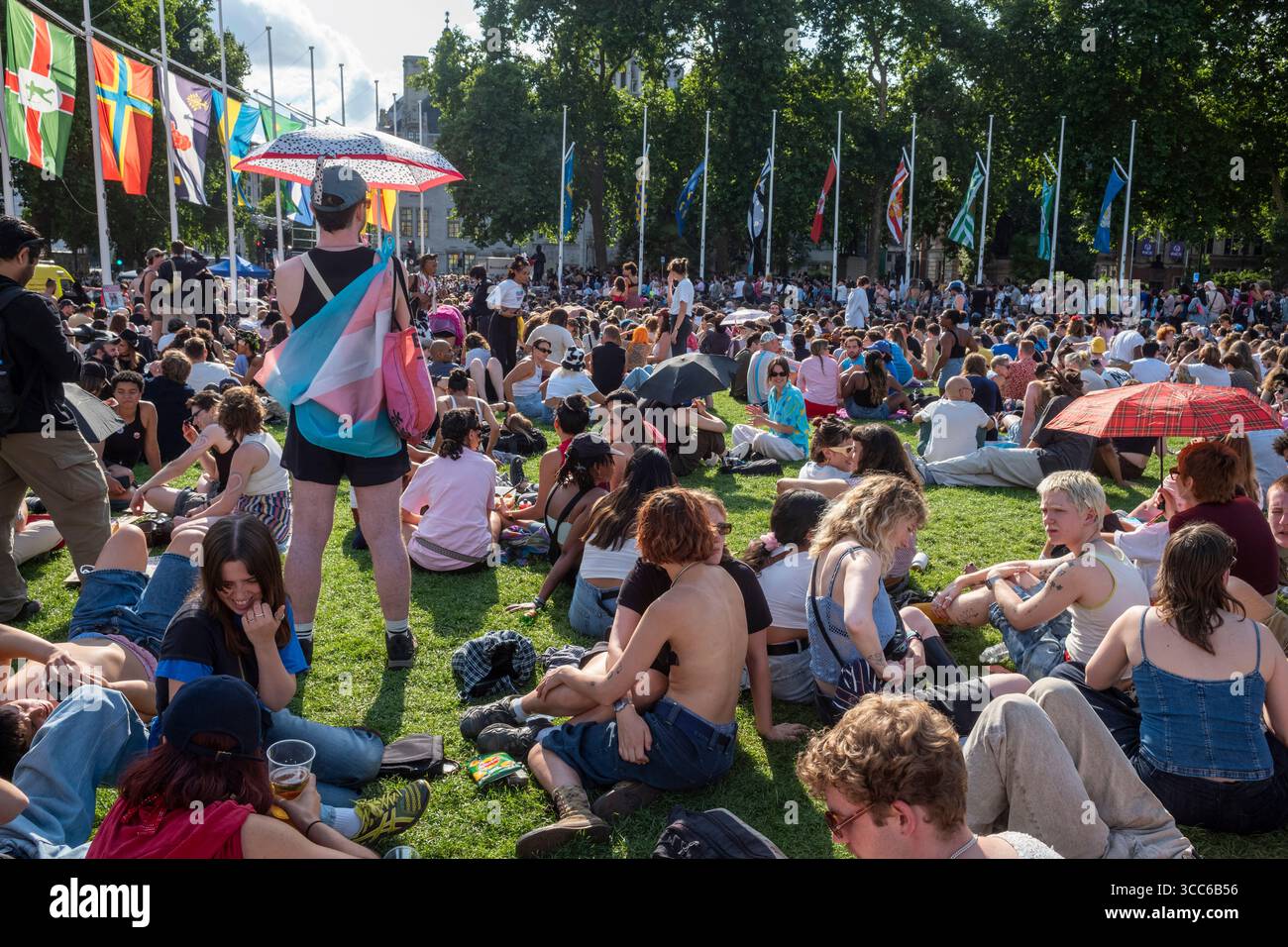 © Jeff Moore LONDON, ENGLAND - JULY 26: People participate in the ...
