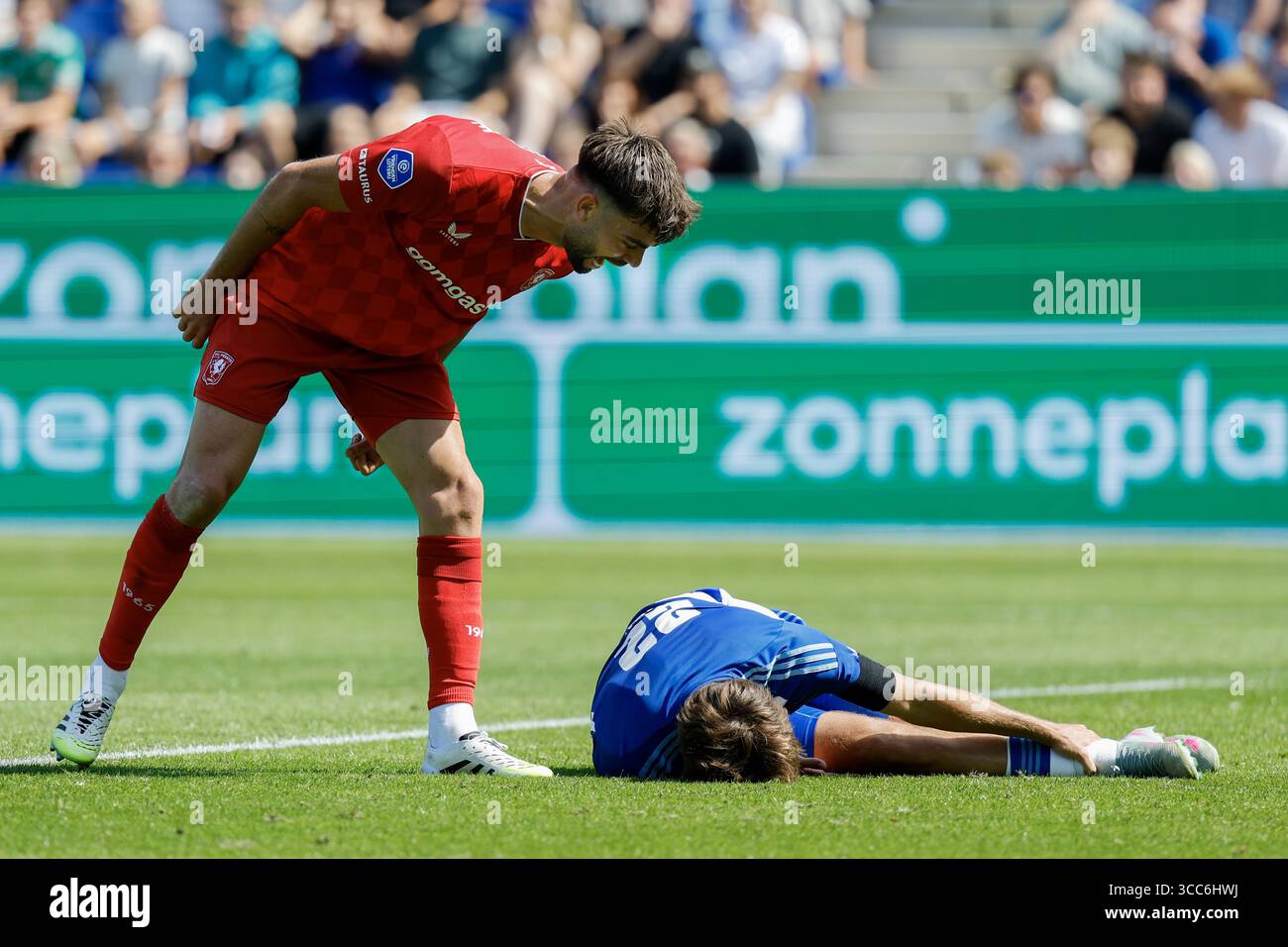 ZWOLLE - Robin Propper of FC Twente, Kaj de Rooij of PEC Zwolle (l-r ...