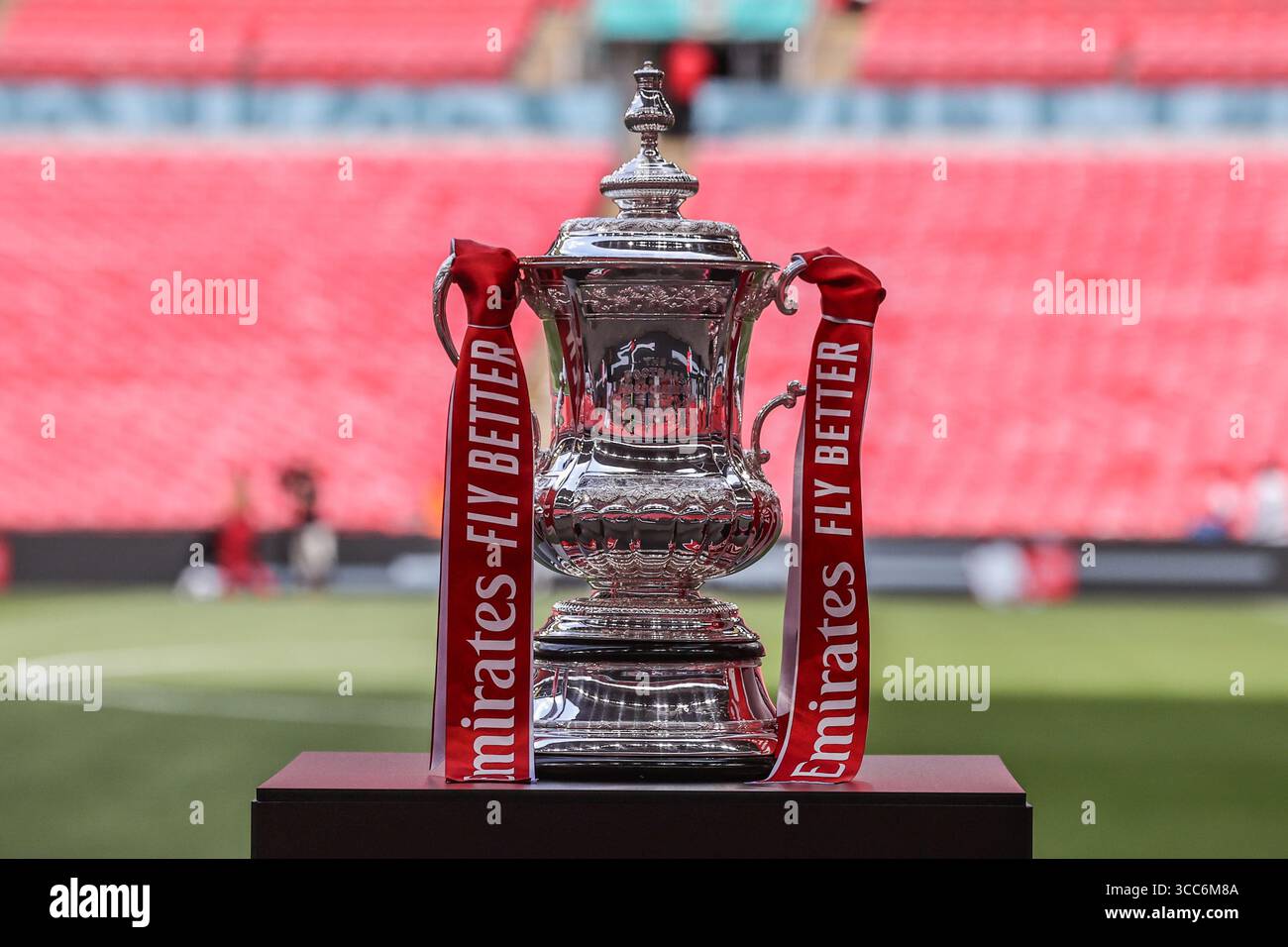 Crystal palace fa cup trophy wembley hi-res stock photography and ...