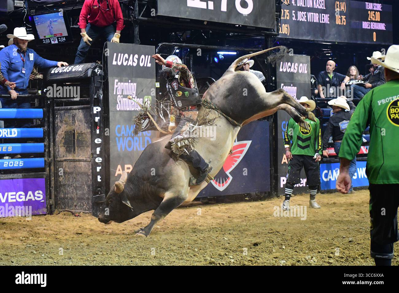 Trace Redd, of the Missouri Thunder, rides UTZ BesTex Smokestackat the ...