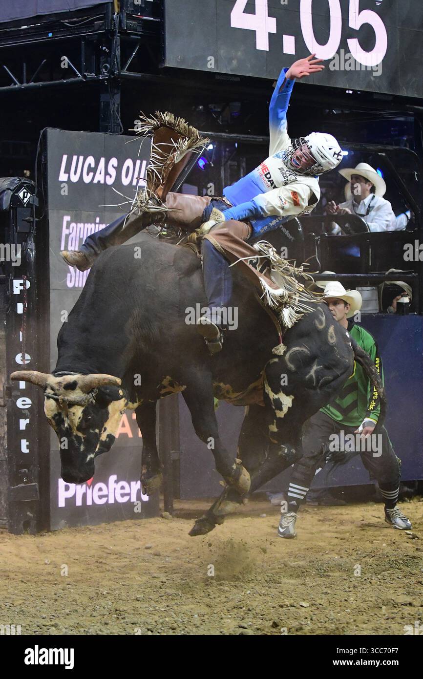 Kyler Oliver, of the Oklahoma Wildcatters, rides Rockville at the PBR ...