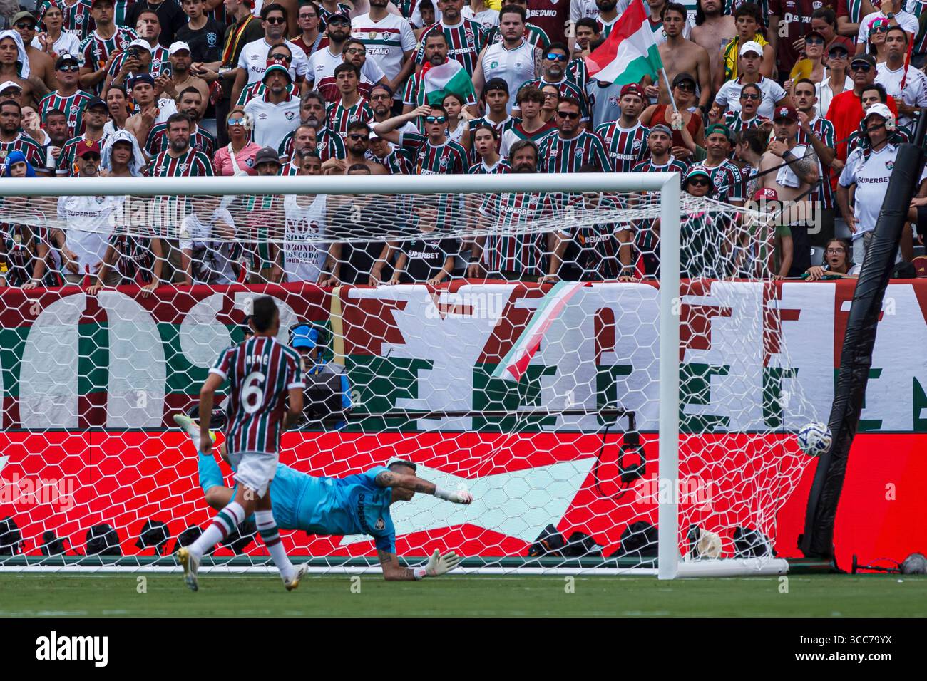 New Jersey / New York - JULY 8: Goalkeeper Fabio Deivson of Fluminense ...