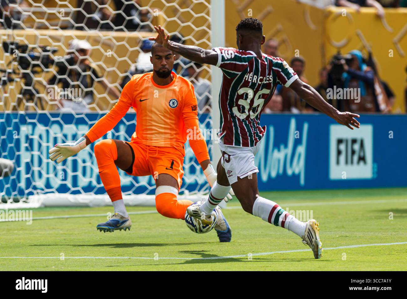 New Jersey / New York - JULY 8: Goalkeeper Robert Sanchez of Chelsea FC ...