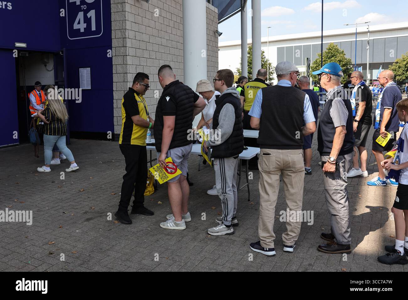 Sheffield wednesday fans protest hi-res stock photography and images ...