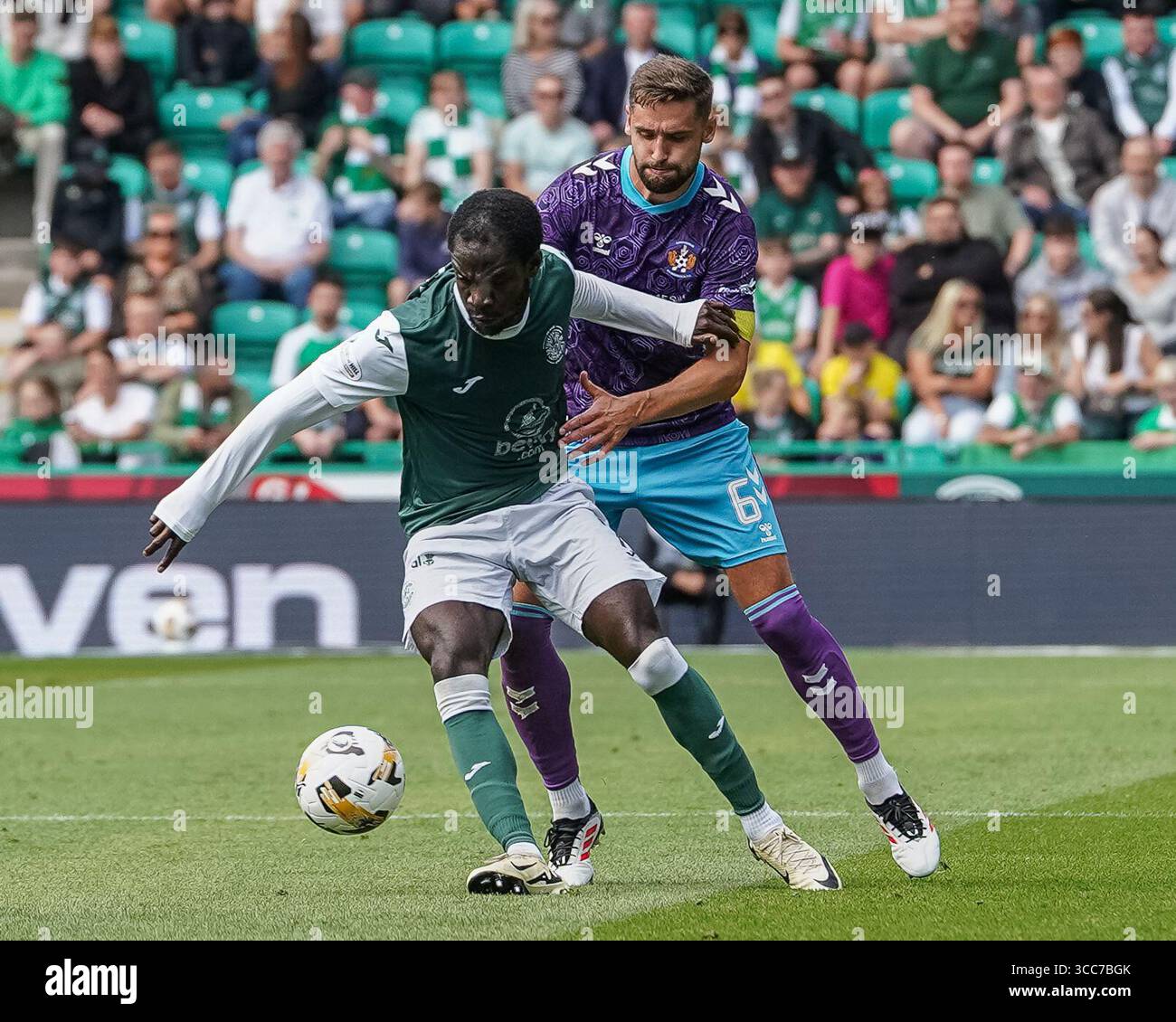 Robbie william football hi-res stock photography and images - Alamy