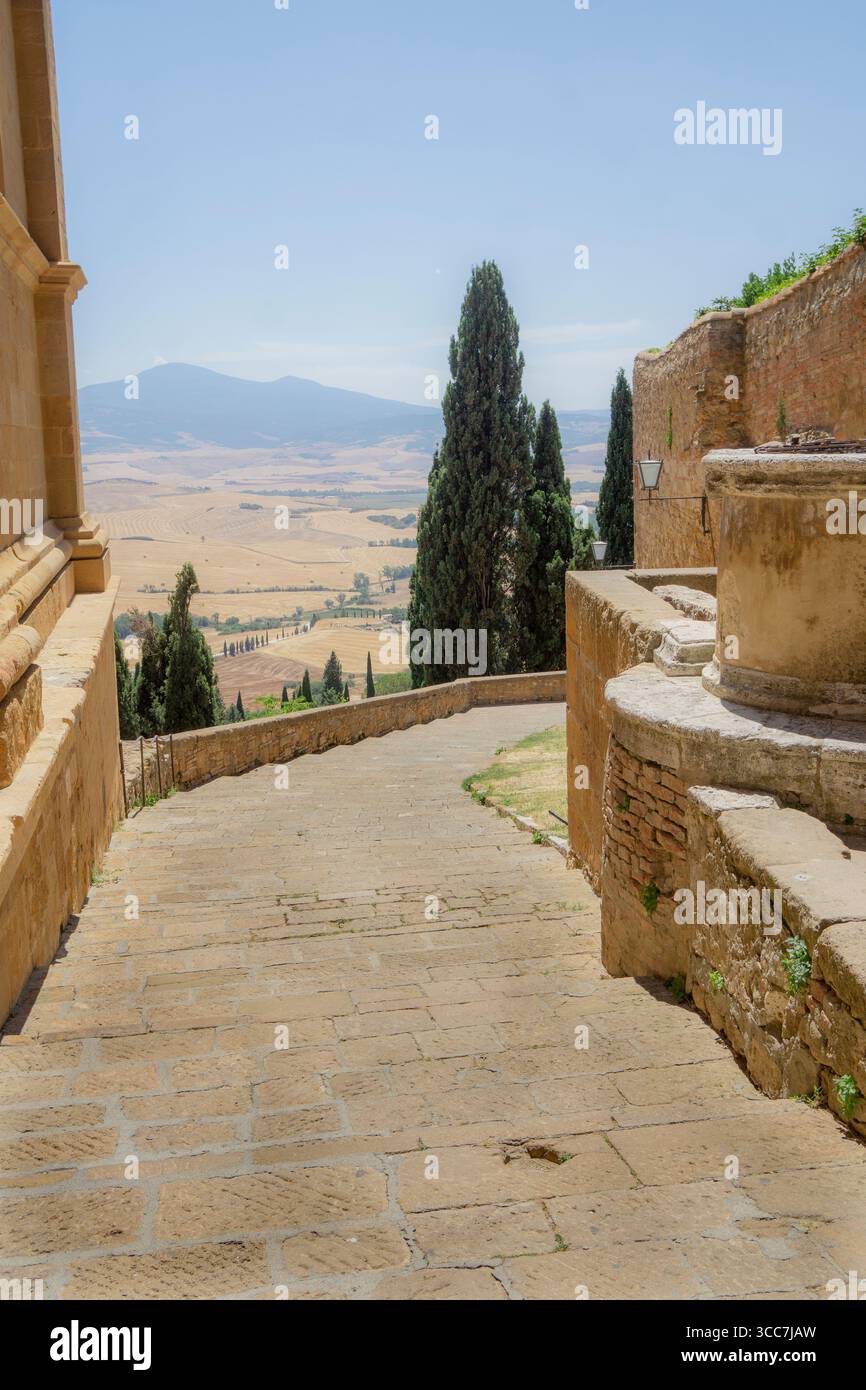 Iconic pathway hi-res stock photography and images - Alamy