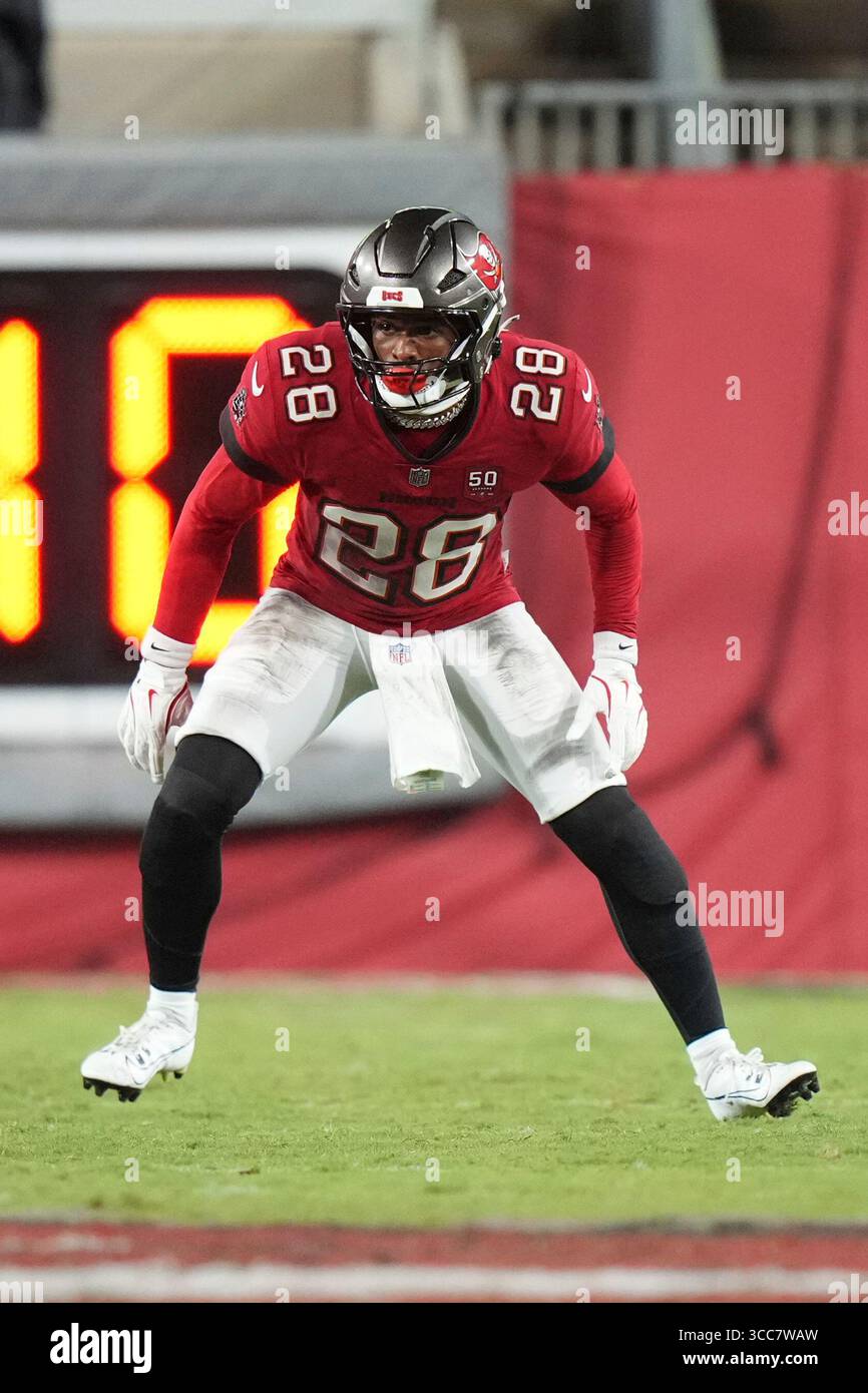 Tampa Bay Buccaneers safety Shilo Sanders (28) defends in the secondary ...