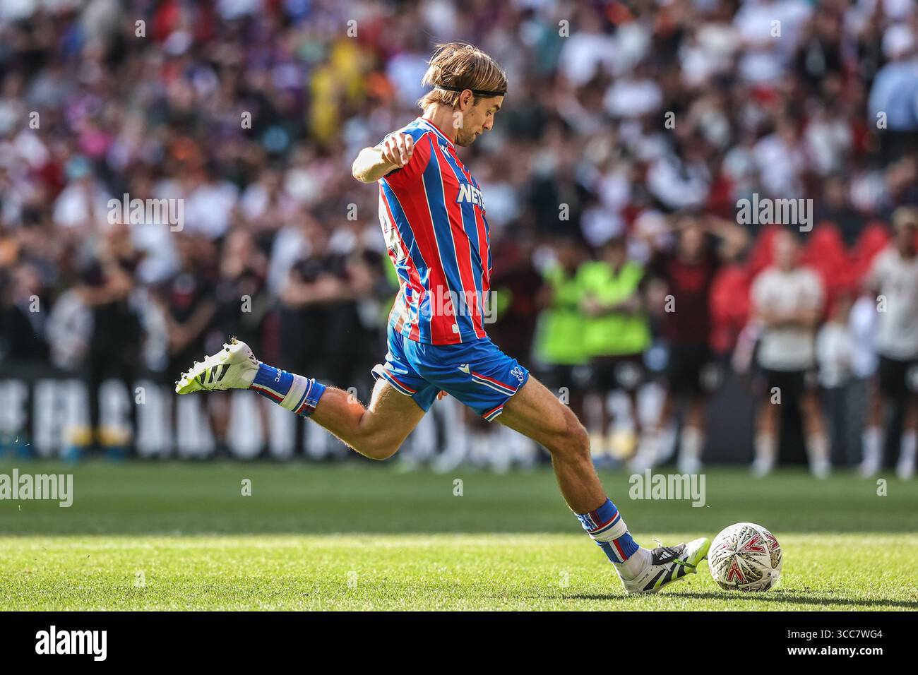 Borna sosa crystal palace hi-res stock photography and images - Alamy