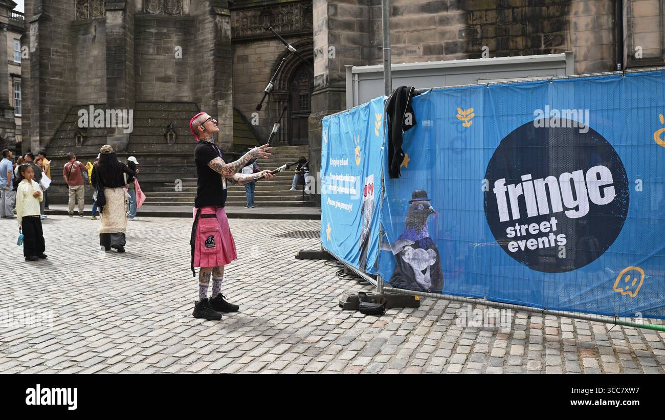 Edinburgh Scotland, UK 10 August 2025. Performers off the Royal Mile ...